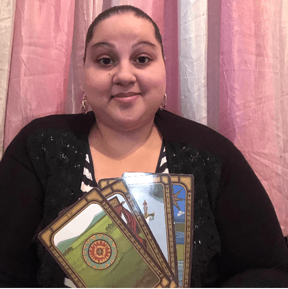 Meet Laura At My Tarot Advisor – Psychic Vision